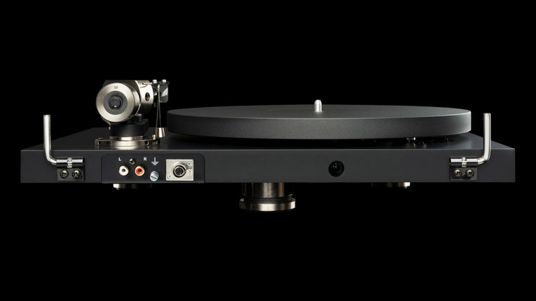 Pro-Ject Expands True Balanced Experience in New Debut PRO B Turntable ...
