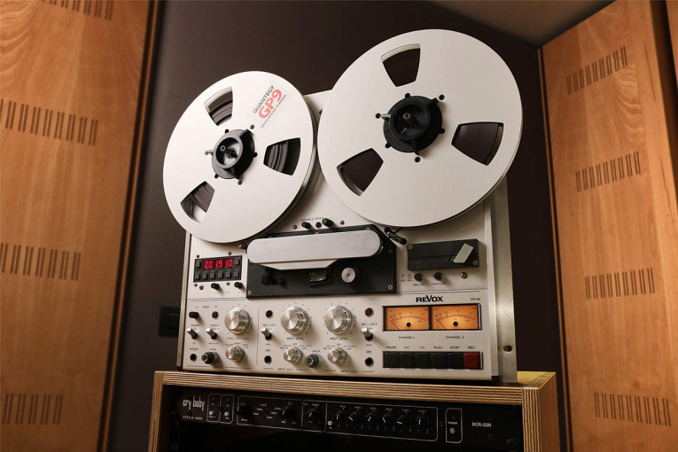 IK Multimedia New T-RackS Tape Machine Plug-In Collection Recreates ...
