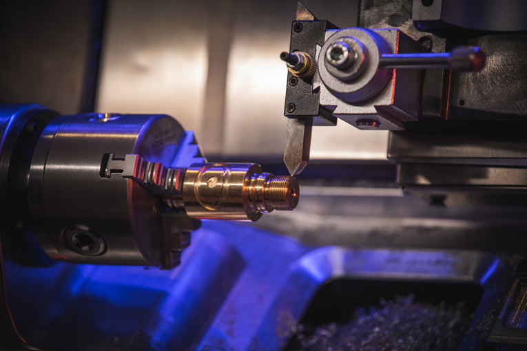 Rownd Table-Size CNC Lathe Promises Machining for Everybody | audioXpress