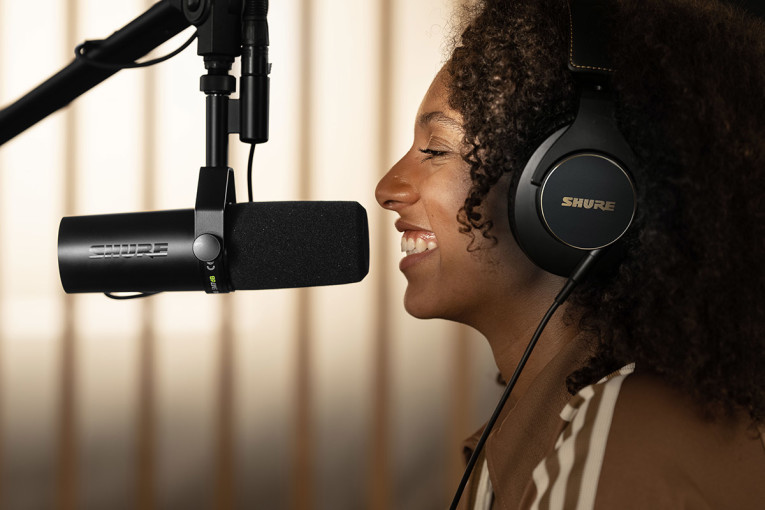 Shure Relaunches SM7B Microphone with Integrated Cloudlifter Preamp ...