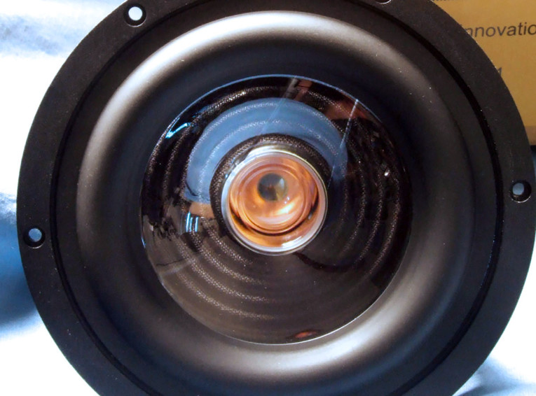 Test Bench: GAIT BGW-D182-86-4-001 6.5" Glass Cone Woofer | audioXpress