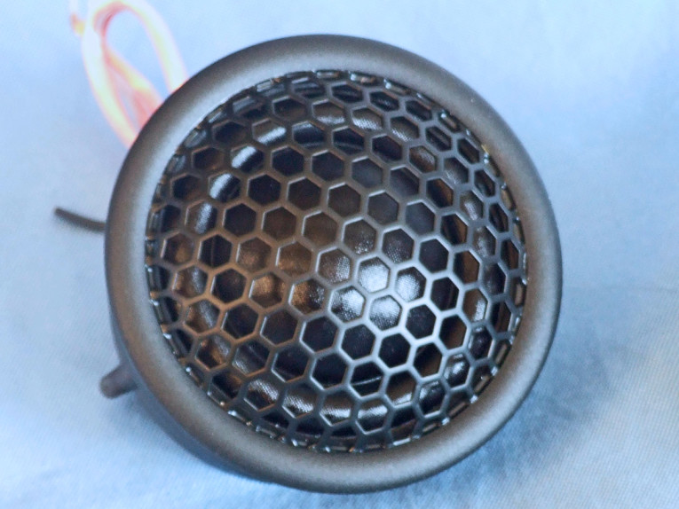 Test Bench: Wavecor TW030TU03 30mm Graphene-Coated Soft Dome Tweeter ...