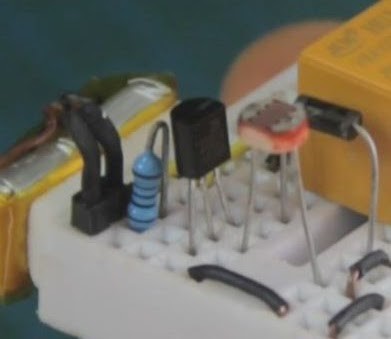 Automatic Night Lamp Circuit | Elektor Magazine