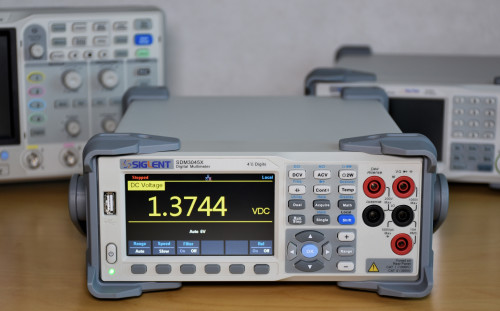 Multimeter Review: An In-Depth Look at the Siglent SDM3045X | Elektor ...