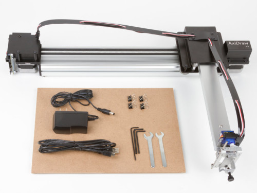 Review: AxiDraw, plotter voor vrijwel iedere ondergrond | Elektor Magazine