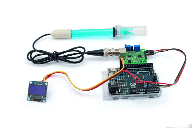 Vérifier la qualité de l'eau: mesure du pH avec l'Arduino UNO R4 ...