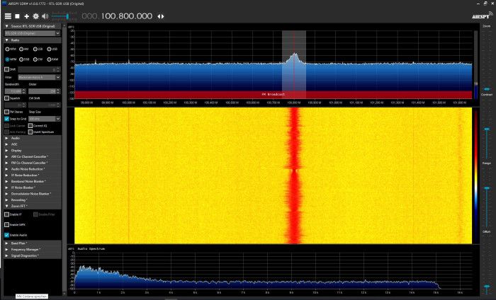 A Look Inside the RTL-SDR Kit (Software Defined Radio with Dipole ...