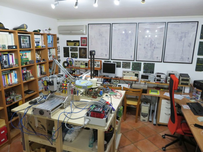 A Roomy Dream Space for a Digital Enthusiast | Elektor Magazine