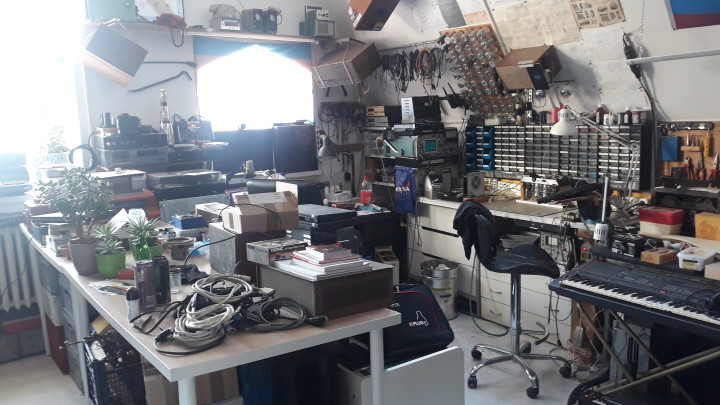 Engineering on a Budget: An Electronics Workspace for Audio, Vintage ...