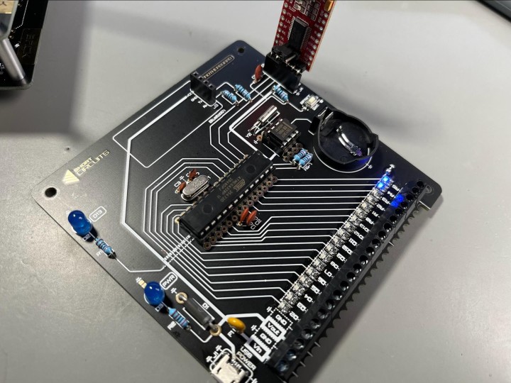 Short Circuits Arduino-compatible Electronics Platform, a Review | Elektor Magazine