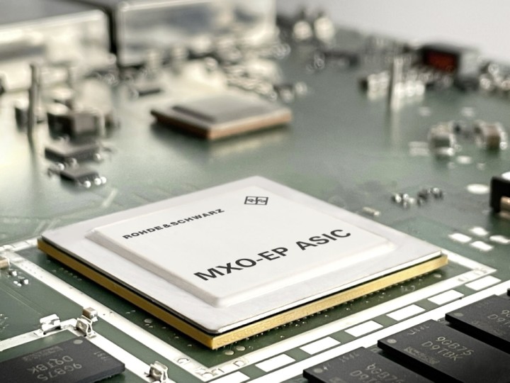 Rohde & Schwarz adds eight-channel R&S MXO 5 to next-generation oscilloscopes | Elektor Magazine