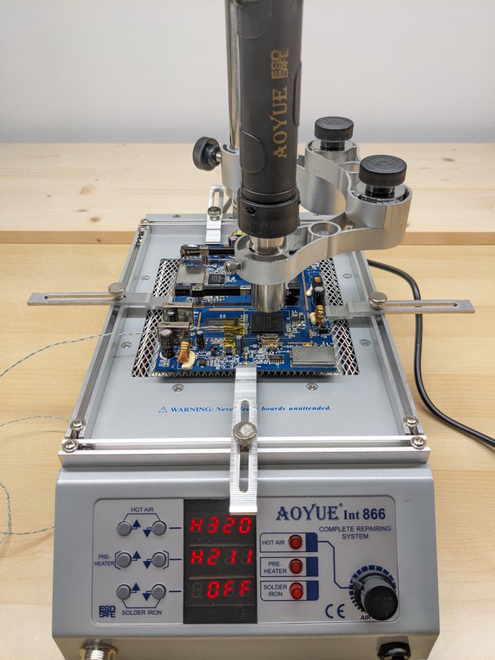 Aoyue 866 Rework Station: A Three-in-One Solution for the Workbench | Elektor Magazine