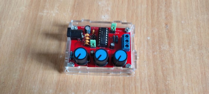 XR2206 Function Generator Kit | Elektor Magazine