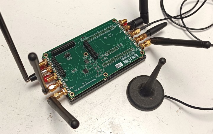 The Opera Cake Stackable Antenna and Filter Switch for HackRF One by ...