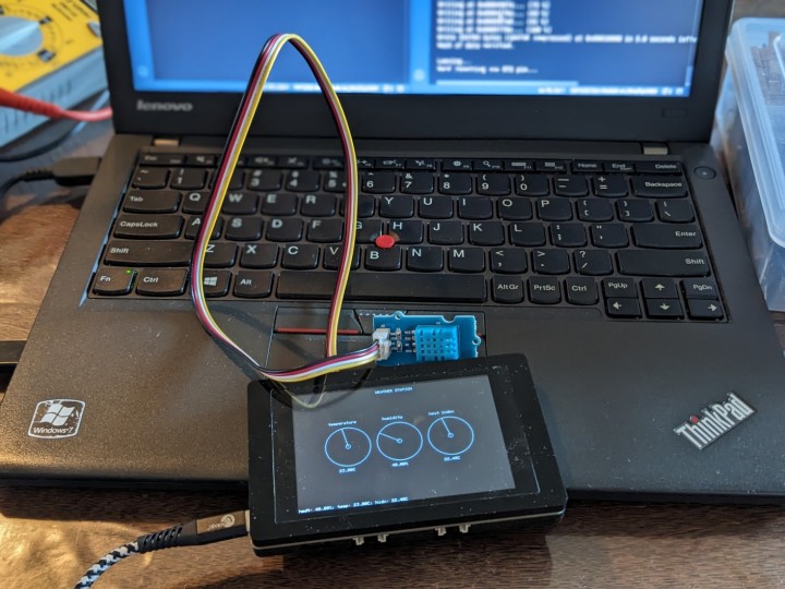 ESP32 Terminal: ein Handheld-Gerät mit kapazitivem Touch-Display und ...
