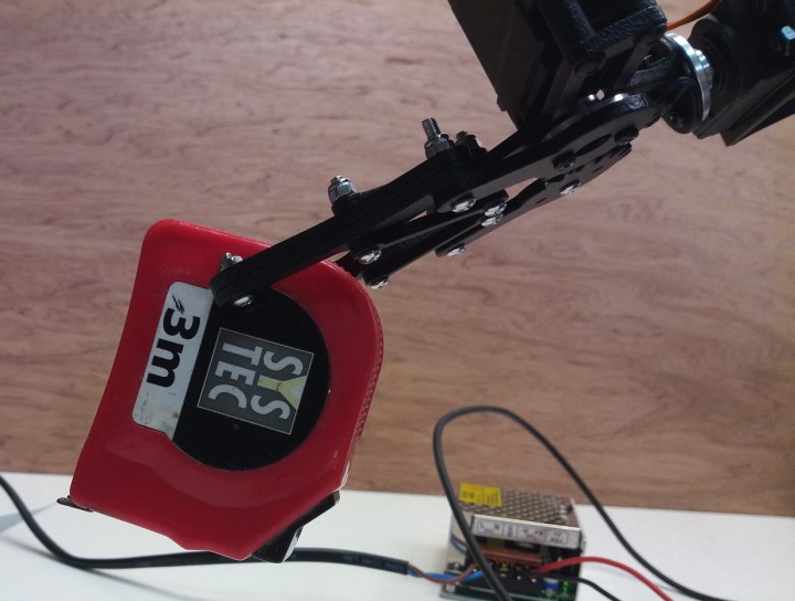 Makerfabs Kit bras robotique 6-DOF avec Raspberry Pi Pico | Elektor ...