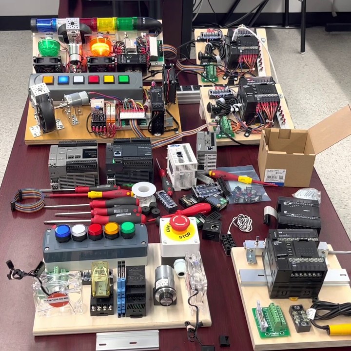 PLC-trainers en meer: Een kijkje in de doe-het-zelf ...