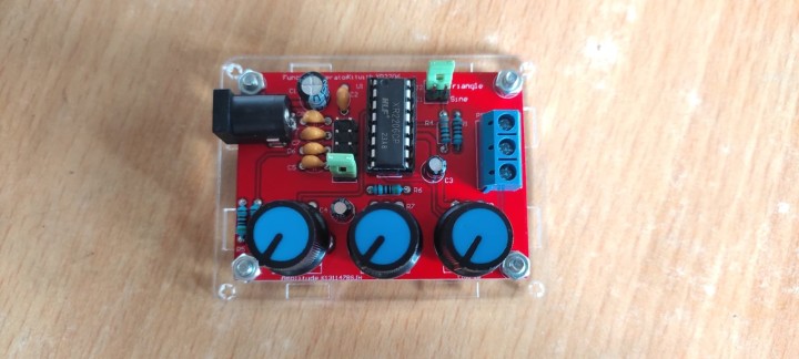 XR2206 Function Generator Kit | Elektor Magazine