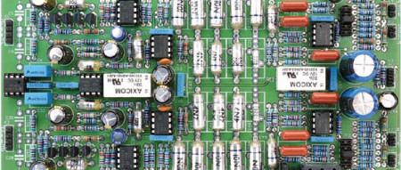 Items written by Douglas Self| Elektor | Elektor Magazine