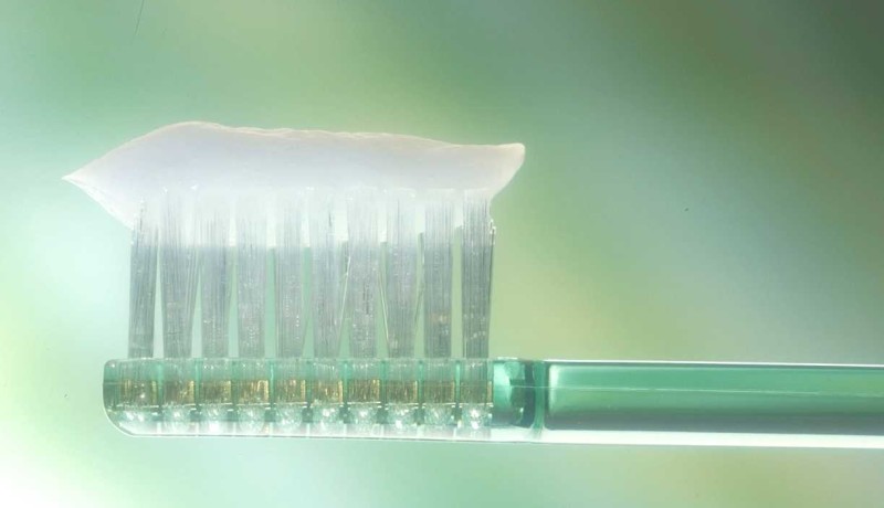 #EcoMonday tip 3: Make Your Own Toothpaste! | Elektor Magazine