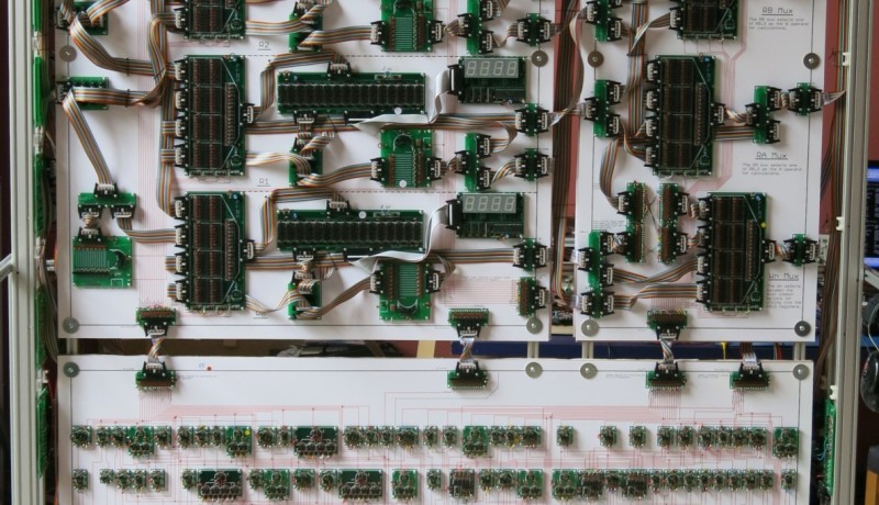 Record: 10-meter wide 16-bit megacomputer from discrete parts | Elektor ...