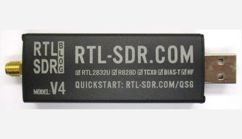 RTL-SDR Blog V4, Better Than V3? (review) | Elektor Magazine
