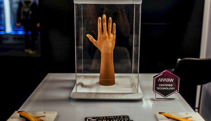 3D-printed prosthetic arm cuts cost | Elektor Magazine