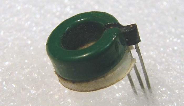 Fast, Isolated Hall Sensor Measures High Current | Elektor Magazine