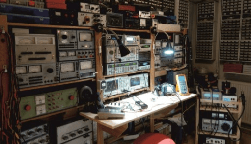A Workspace for Audio Equipment Mastery | Elektor Magazine
