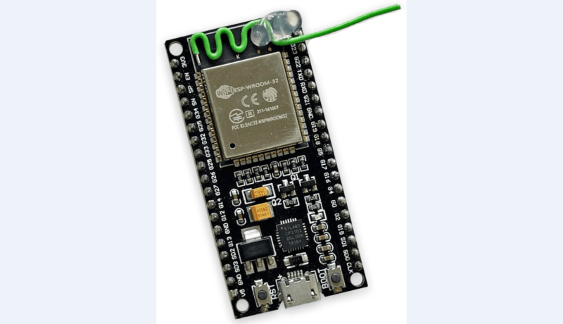 Améliorer l'ESP32 : Une modification simple de l'antenne | Elektor Magazine