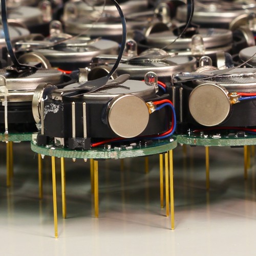 Buy or build your own Kilobot swarm | Elektor Magazine