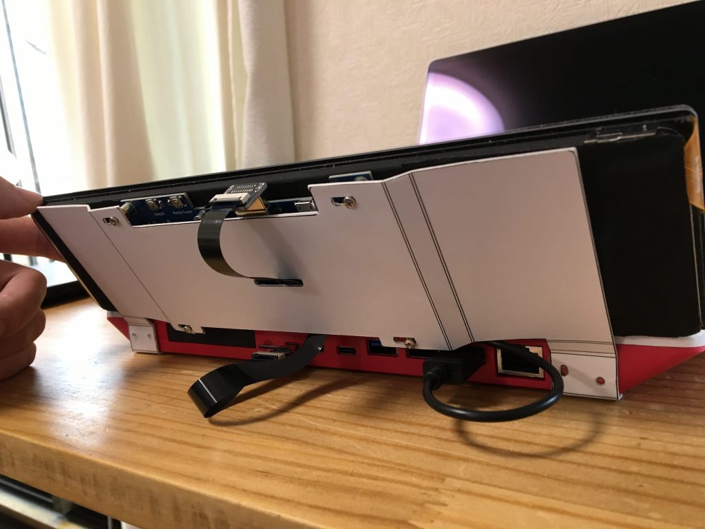 Quick-and-Simple Raspberry Pi 400 Touchscreen Laptop | Elektor Magazine