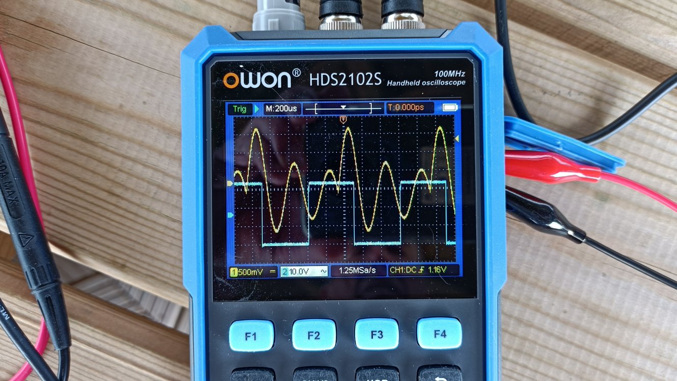 Owon HDS2102S handheld 2-channel oscilloscope, multimeter & signal ...