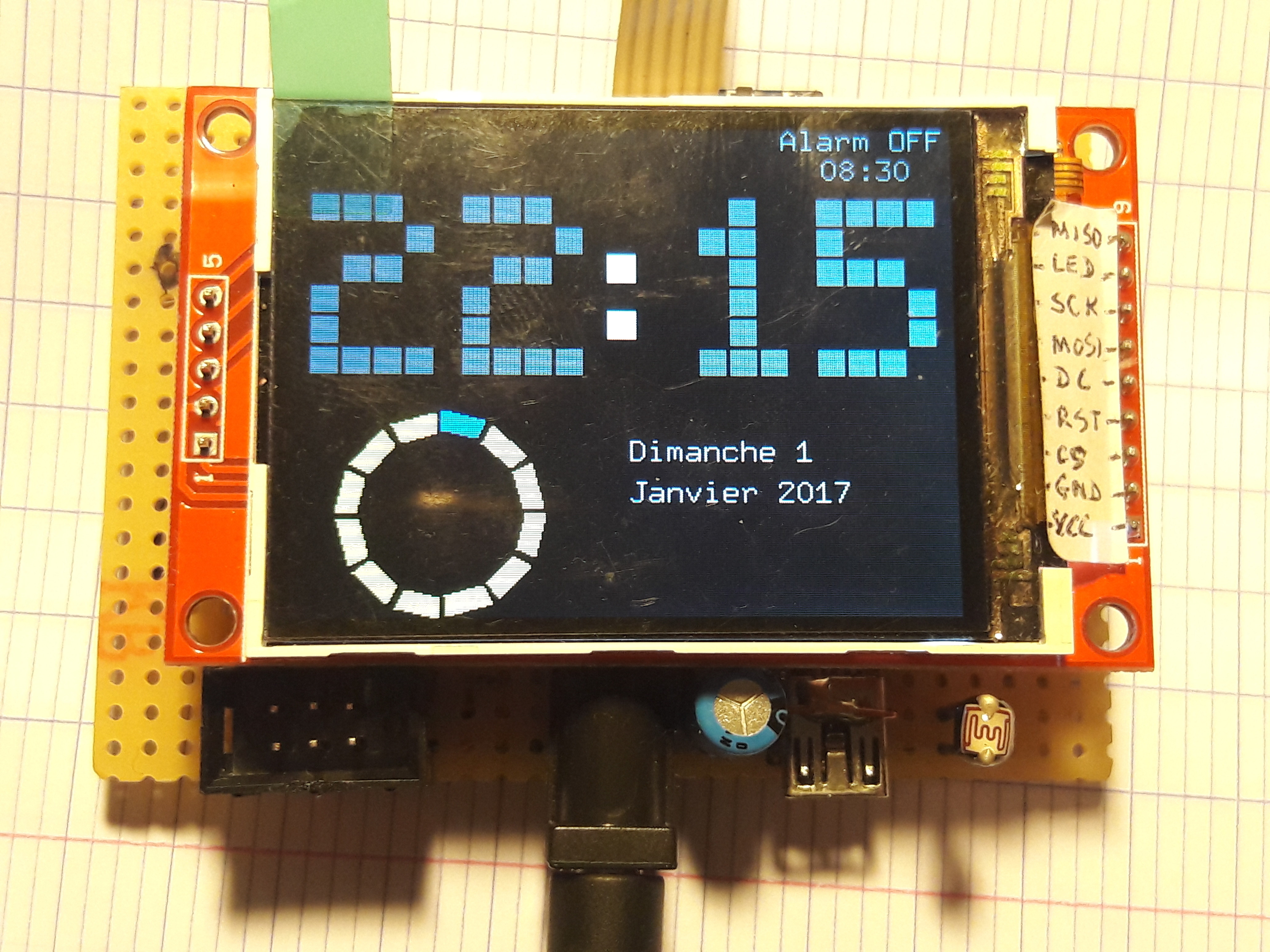 Alarm with 3-way Display | Elektor Magazine