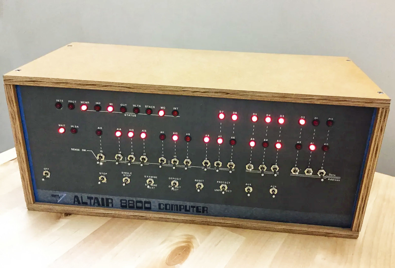 Altair 8800 Simulator | Elektor Magazine