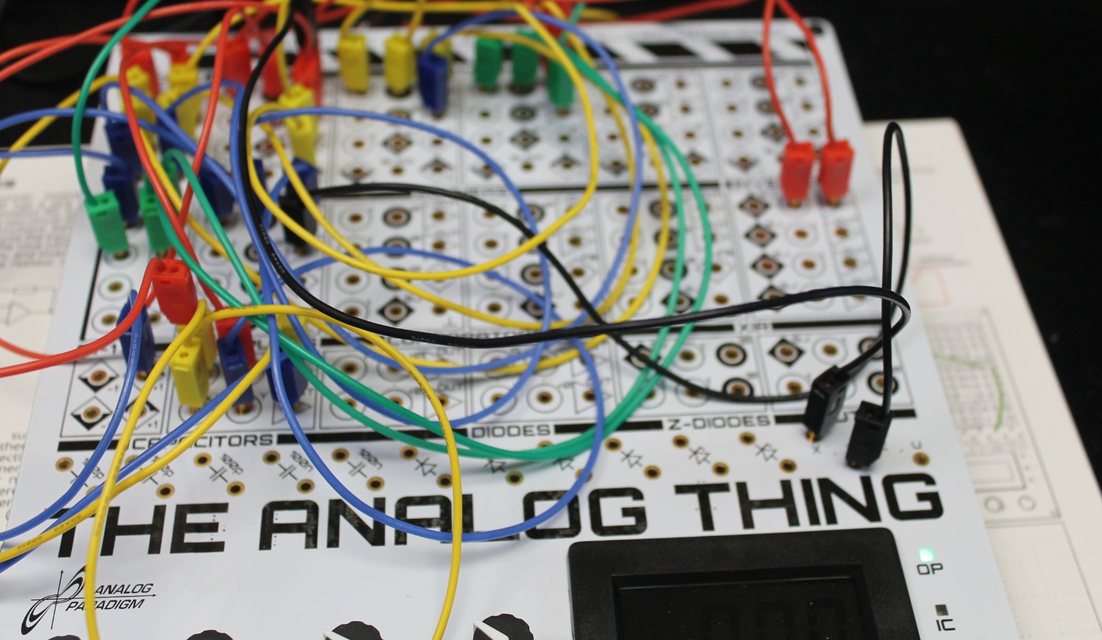 The Analog Thing - The Arduino of Analog Computing? | Elektor Magazine