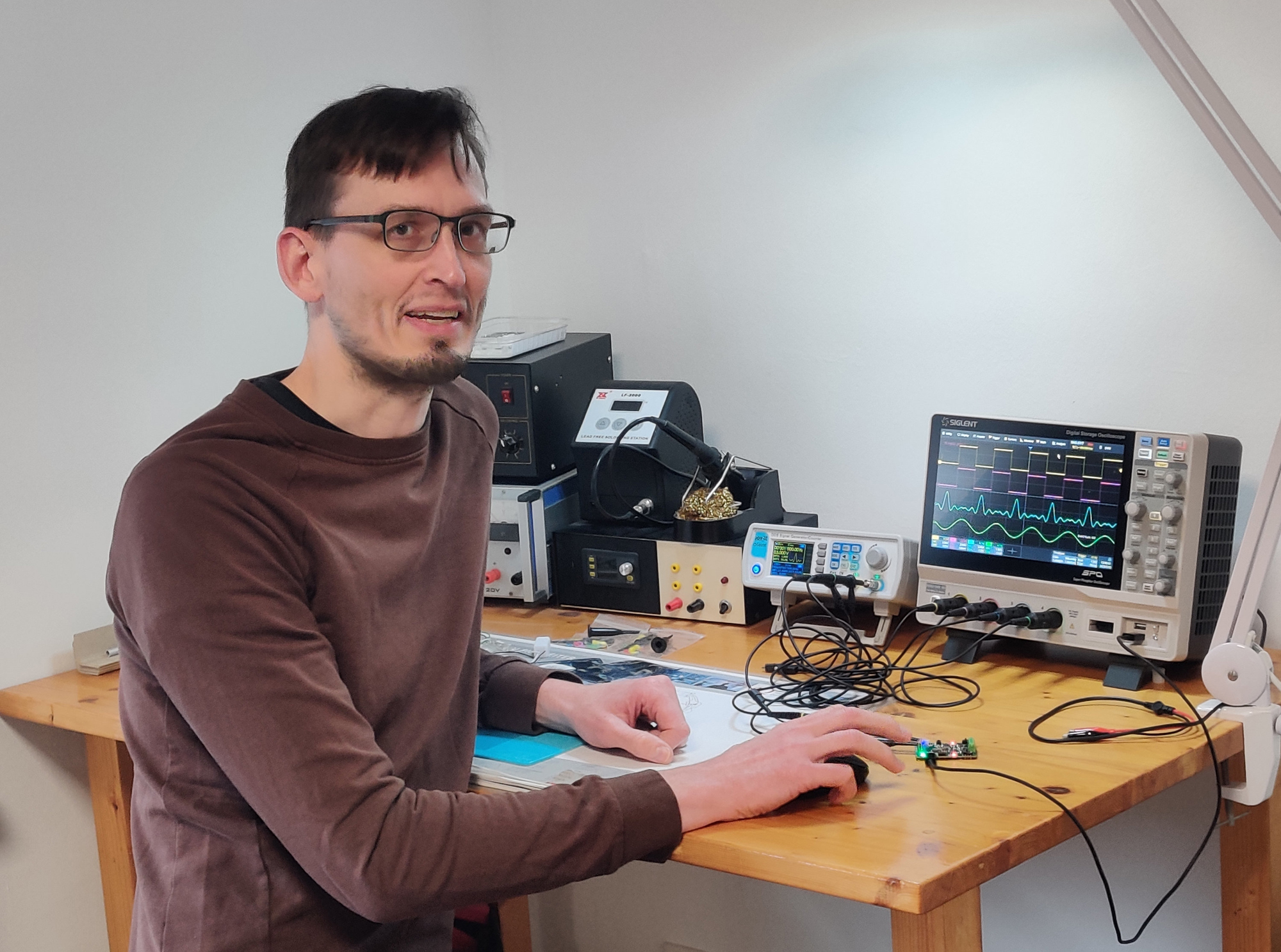 Siglent Raffle Winners: New Oscilloscopes In Use! | Elektor Magazine