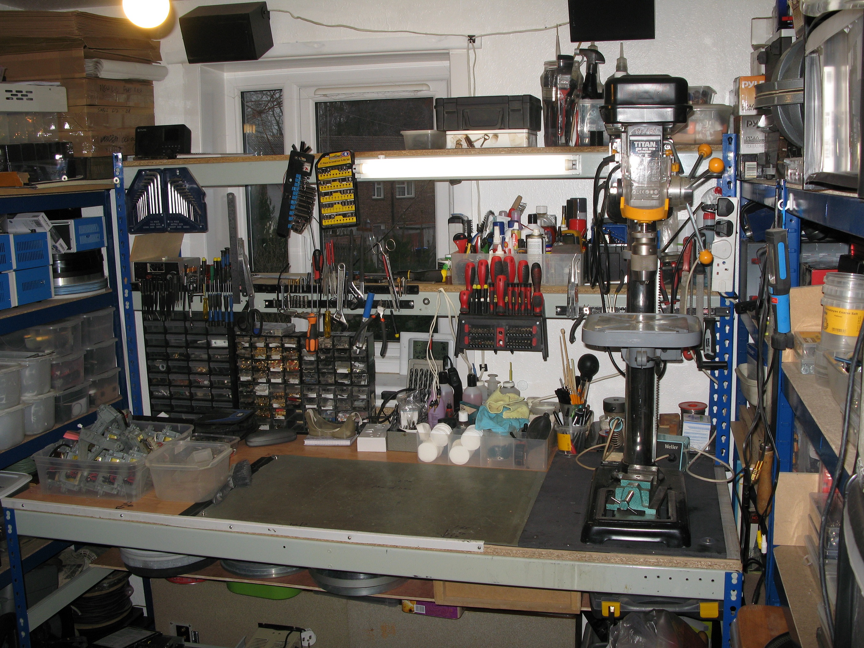 Hi-Fi Workspace: An Electronics Workspace for Repairs and More ...