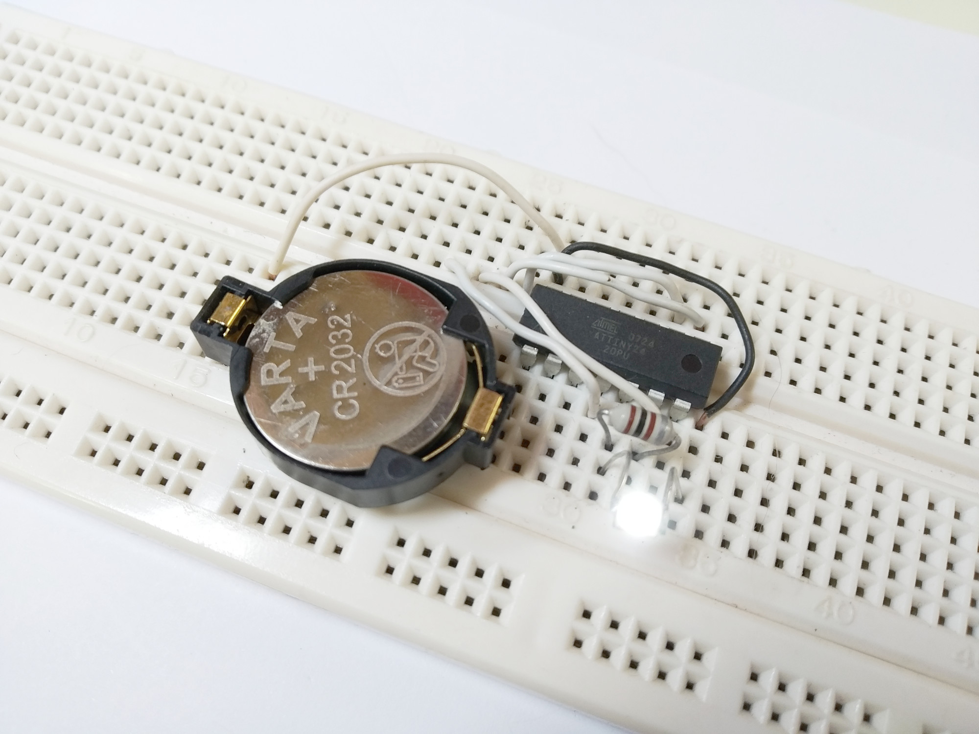 LED Booster for Microcontrollers | Elektor Magazine