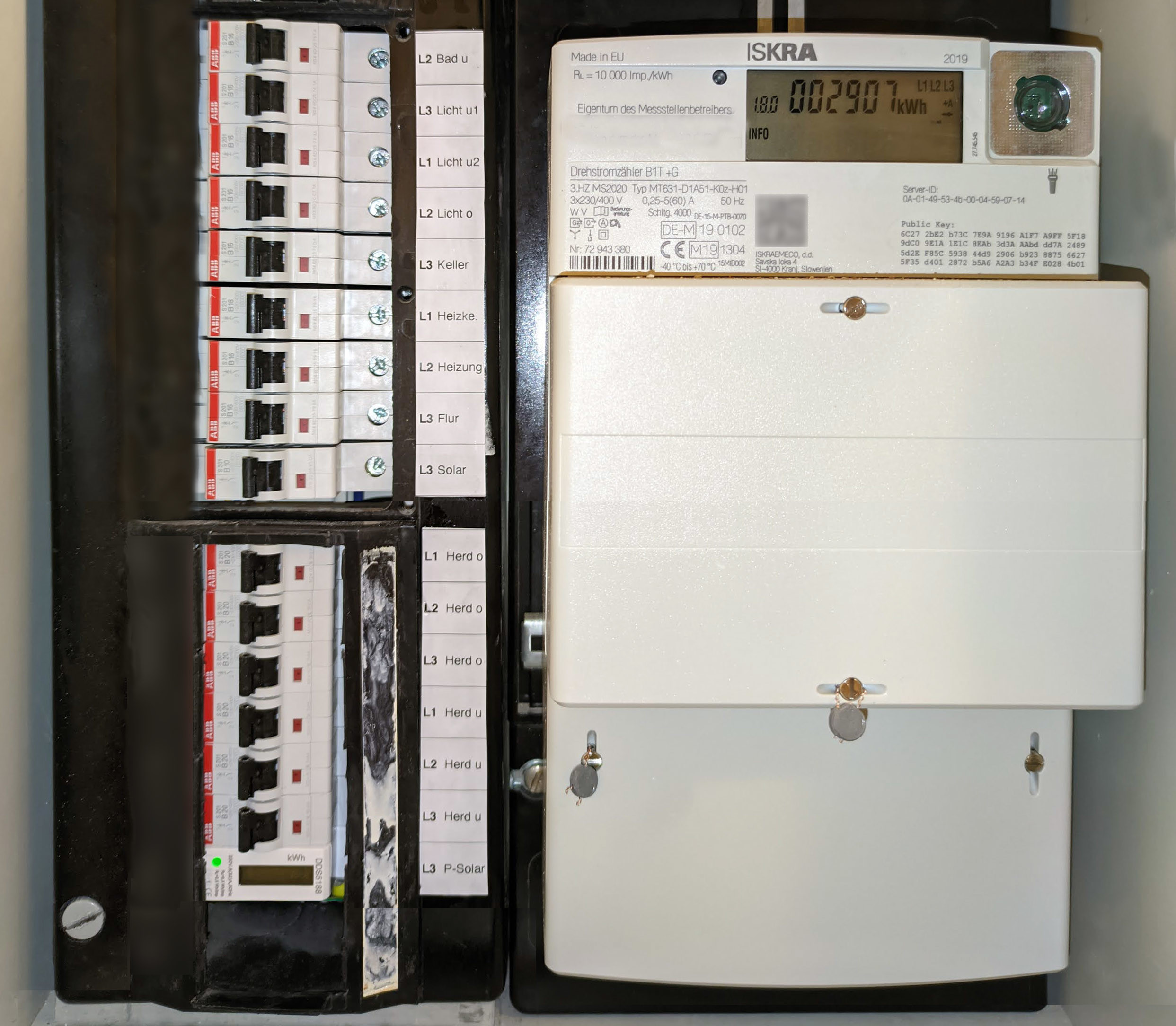 DIY Solar PV Installation: Building a Balcony Power Plant | Elektor ...