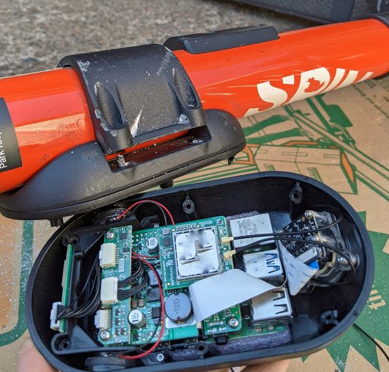 Raspberry Pi 4 in stillgelegten Scootern von Sharing-Service verwendet ...