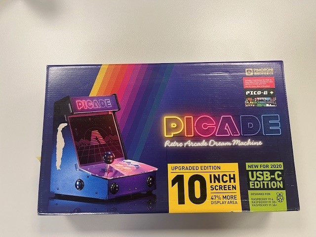 Picade Desktop Retro Arcade Machine (10-inch Display) | Elektor Magazine
