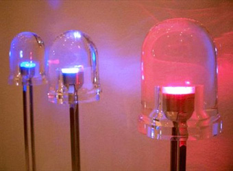 Plus grosse et plus puissante : LED dit be | Elektor Magazine