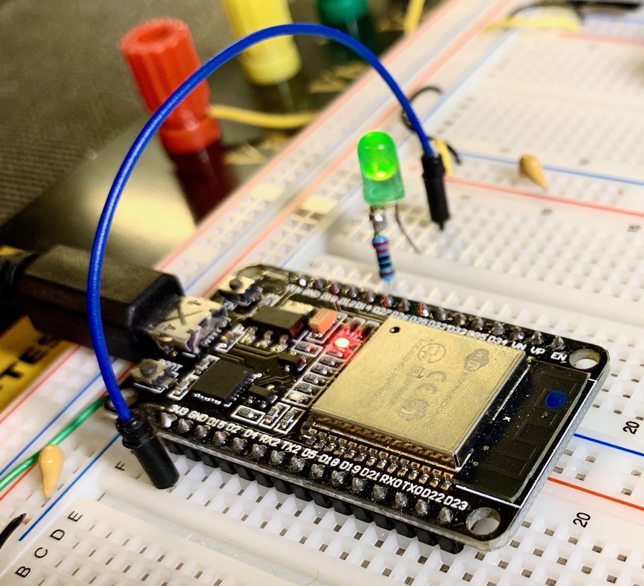 multitâche en pratique avec l’ESP32 (5) | Elektor Magazine