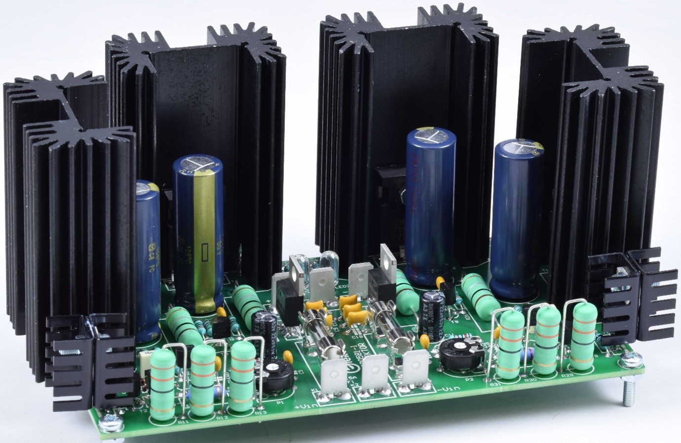 régulateur de tension linéaire ±40 V | Elektor Magazine