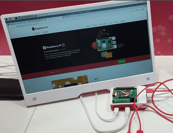 Le moniteur Raspberry Pi dévoilé | Elektor Magazine