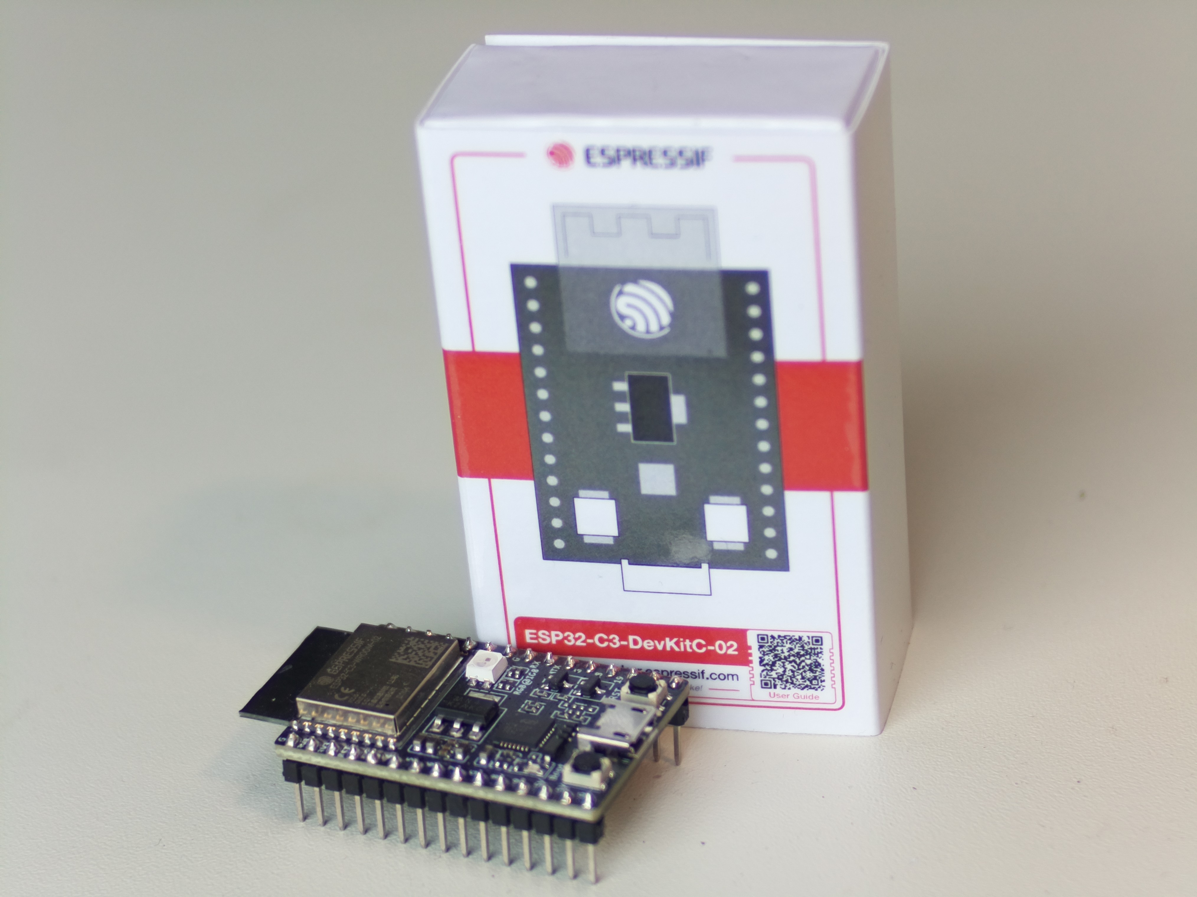 Prise en main du microcontrôleur ESP32-C3 RISC-V | Elektor Magazine