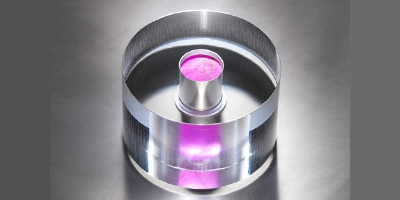 Eerste maser die werkt bij kamertemperatuur | Elektor Magazine