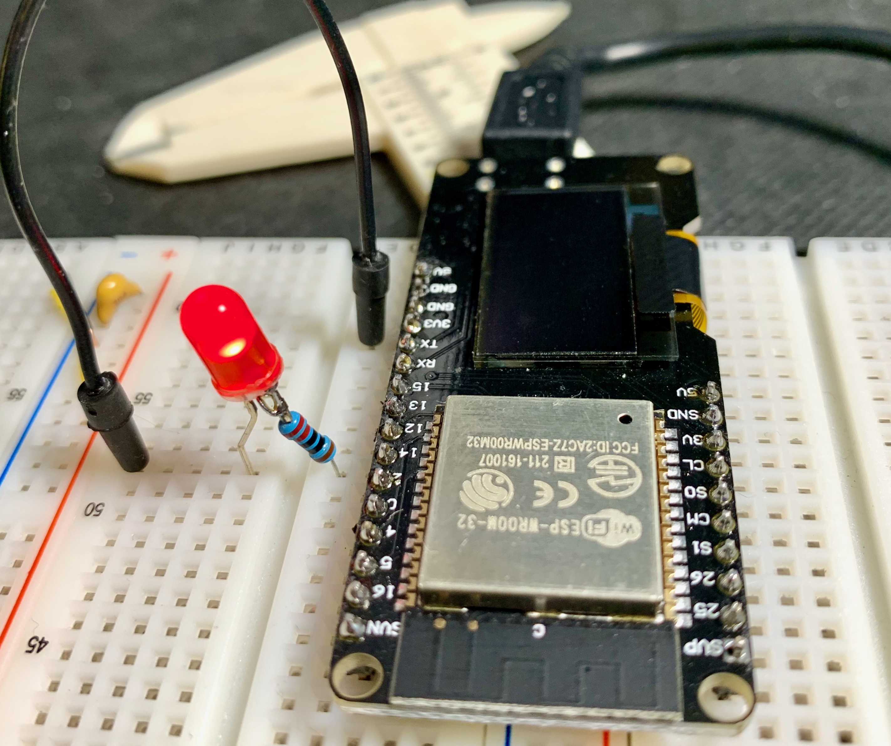 Multitasking met de ESP32 (3) | Elektor Magazine