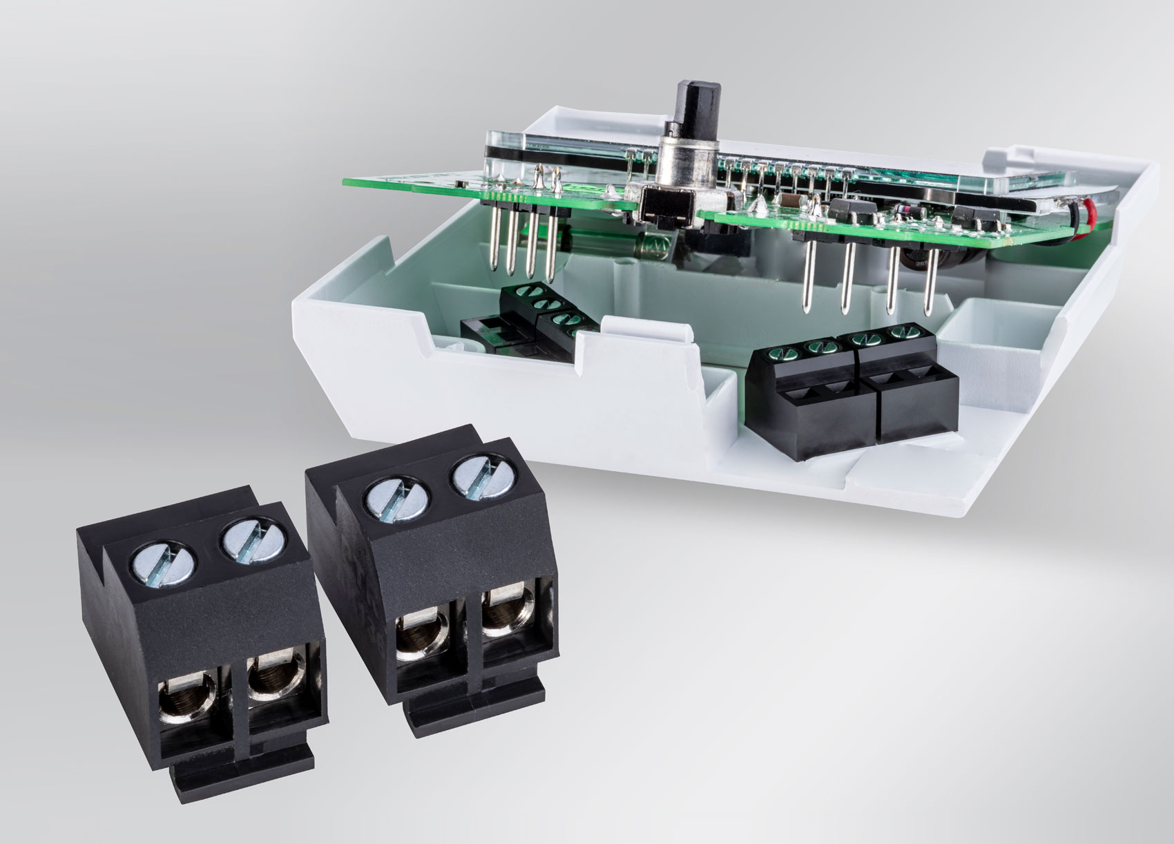 PCB-multiconnector in behuizingen | Elektor Magazine